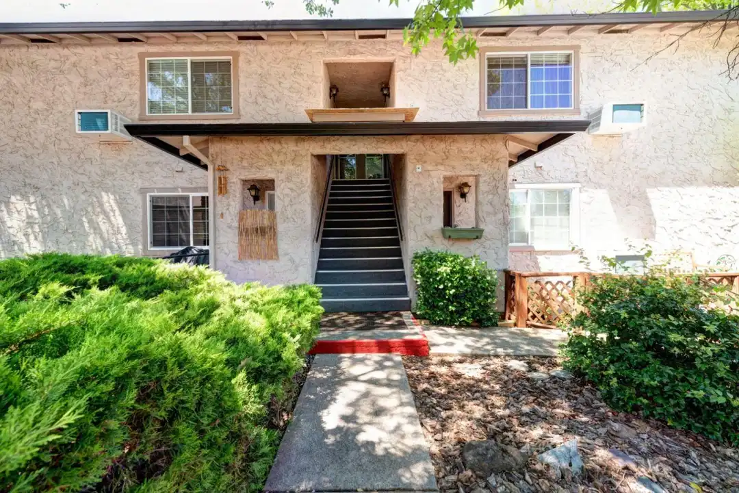 Casa Serena - Redding, CA 96002 | ApartmentGuide.com