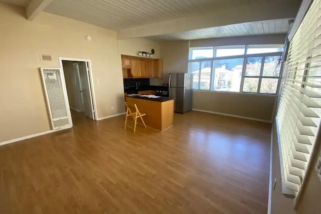 136 N Hamilton Dr unit 6 - Beverly Hills, CA 90211 | ApartmentGuide.com