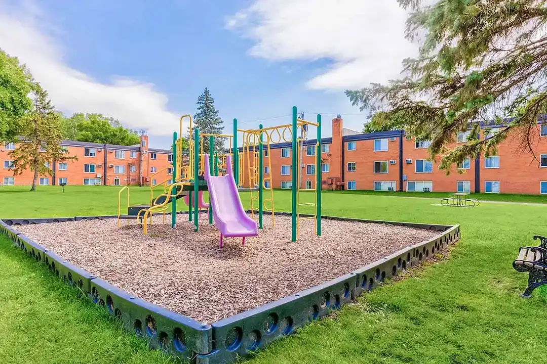 Century Oaks Apartments - Oakdale, MN 55128 | ApartmentGuide.com