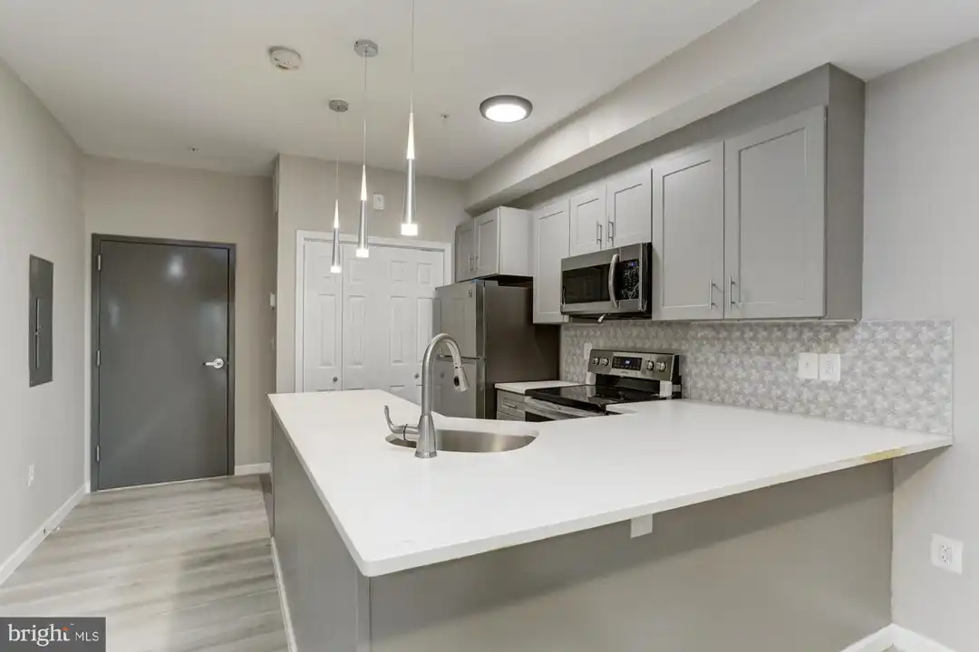 400 S Highland Ave unit 304 - Baltimore, MD 21224 | ApartmentGuide.com