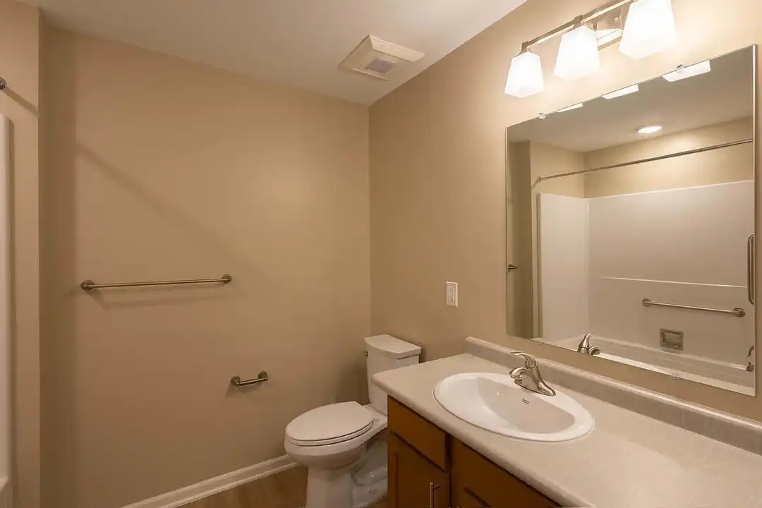 Juniper Crossing - Columbus, OH 43207 | ApartmentGuide.com