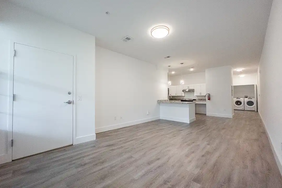 Mount Laurel Manor Apartments - Mount Laurel, NJ 08054 | ApartmentGuide.com