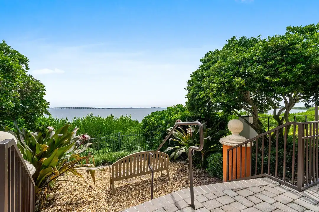 Bayside Arbors of Clearwater - Clearwater, FL 33764 | ApartmentGuide.com