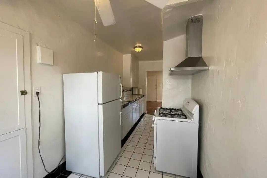 847 N Formosa Ave - Los Angeles, CA 90046 | ApartmentGuide.com