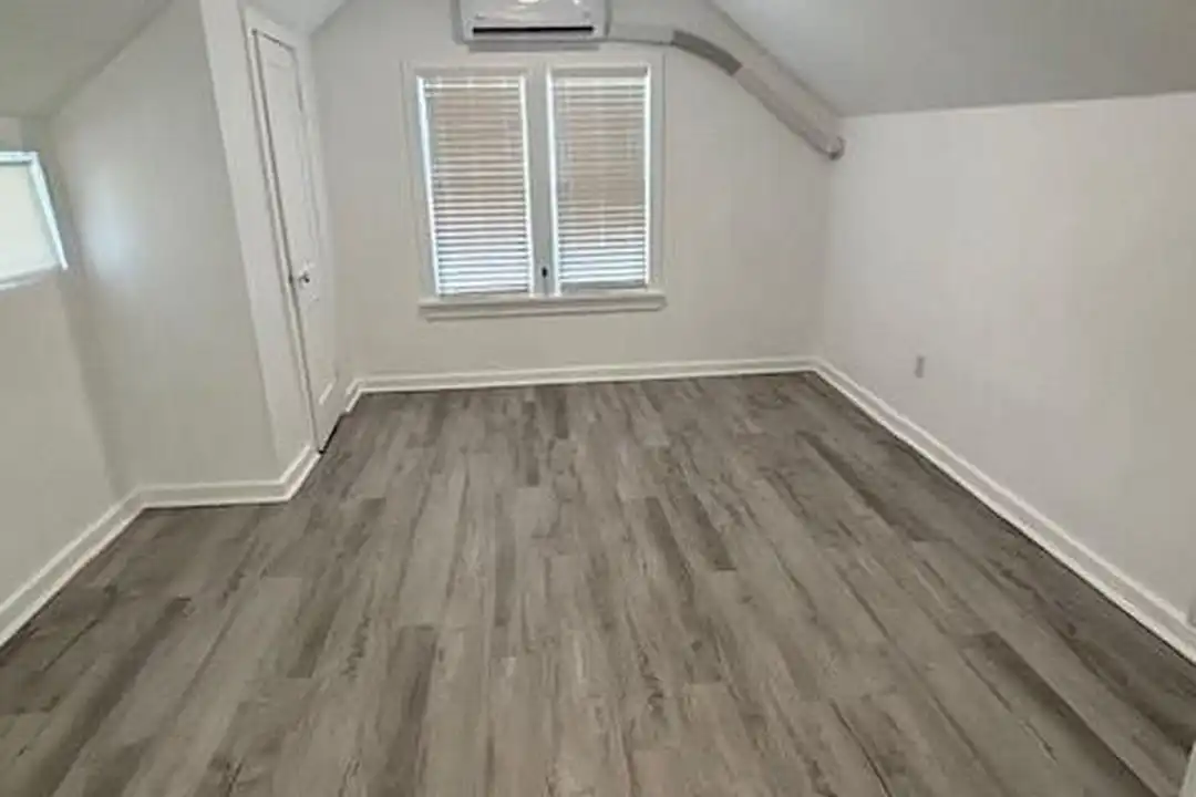 306 E Hughbert St #1/2 B - Norman, OK 73069 | ApartmentGuide.com