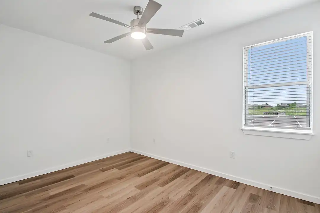 Portland Place Apartments - Edmond, OK 73013 | ApartmentGuide.com