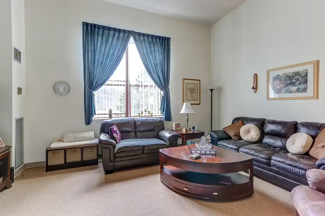 Etna Commons Apartments - Pittsburgh, PA 15223 | ApartmentGuide.com