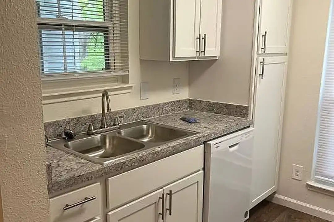 Legends at the Beach - Virginia Beach, VA 23452 | ApartmentGuide.com