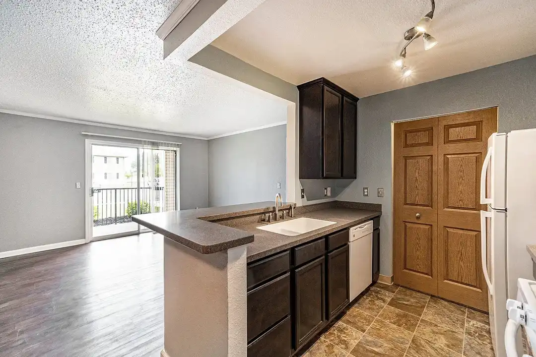 Park West Club - Monroe, MI 48162 | ApartmentGuide.com