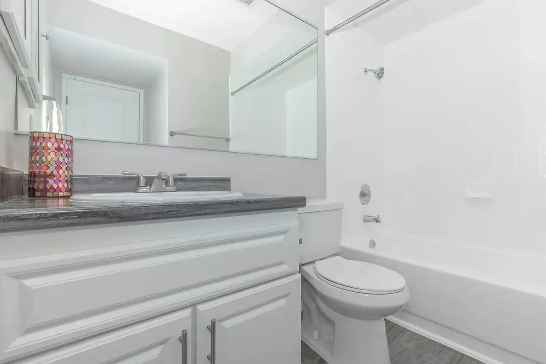 V Lane - Las Vegas, NV 89121 | ApartmentGuide.com