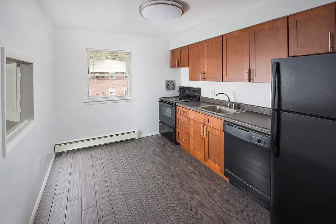 Stratford Apartments - Old Bridge, NJ 08857 | ApartmentGuide.com