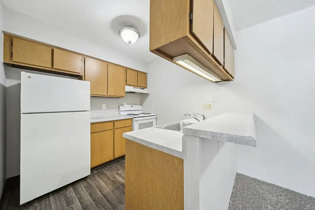Fox Grove Apartments - Battle Creek, MI 49037 | ApartmentGuide.com