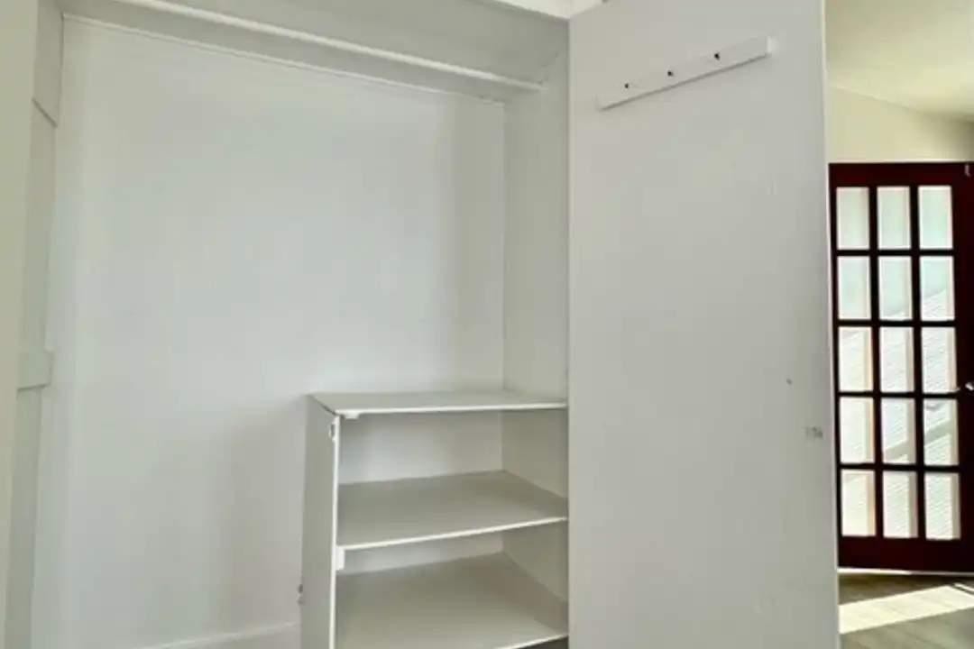 303 S Taylor St unit 4 - Green Bay, WI 54303 | ApartmentGuide.com