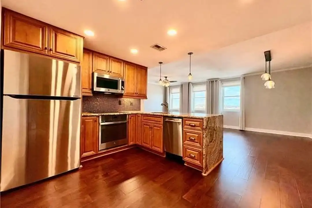 1205 St Charles Ave #1101 - New Orleans, LA 70130 | ApartmentGuide.com