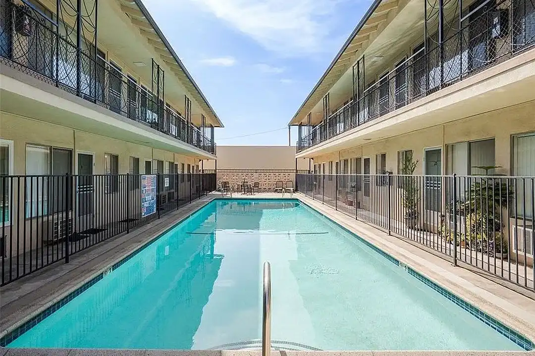 Royal Palms Apartment Complex - Glendora, CA 91740 | ApartmentGuide.com