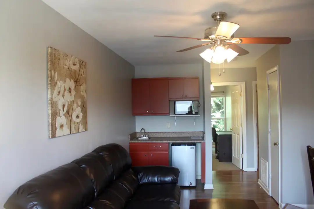1426 Bradley Dr - Harrisonburg, VA 22801 | ApartmentGuide.com