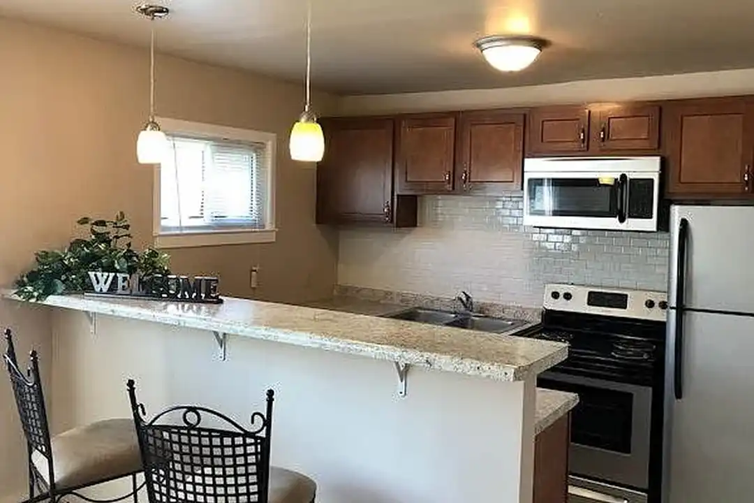 Maple Court - Indianapolis, IN 46205 | ApartmentGuide.com