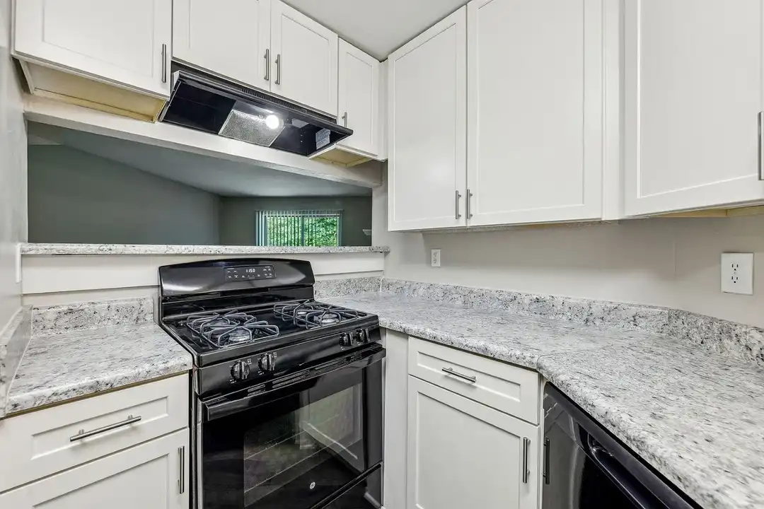 Gwinnett Square - Duluth, GA 30096 | ApartmentGuide.com