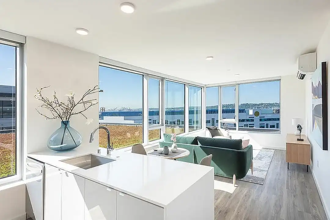 10 Clay - Seattle, WA 98121 | ApartmentGuide.com