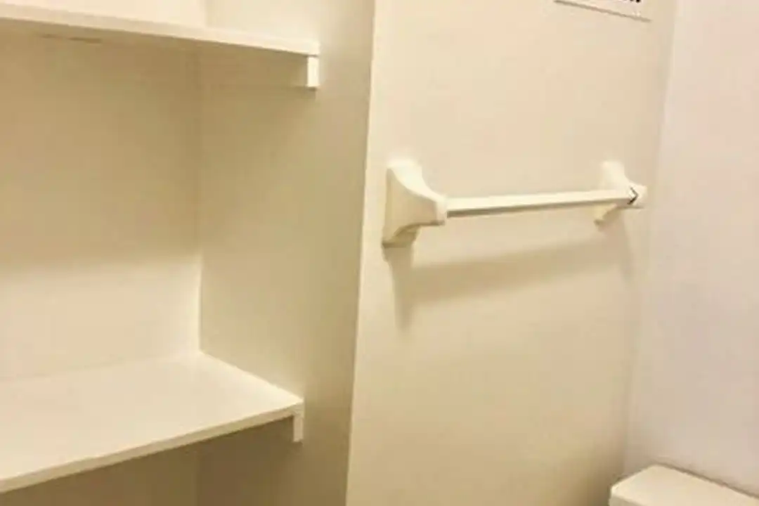 344 E 61st St #8 - New York, NY 10065 | ApartmentGuide.com