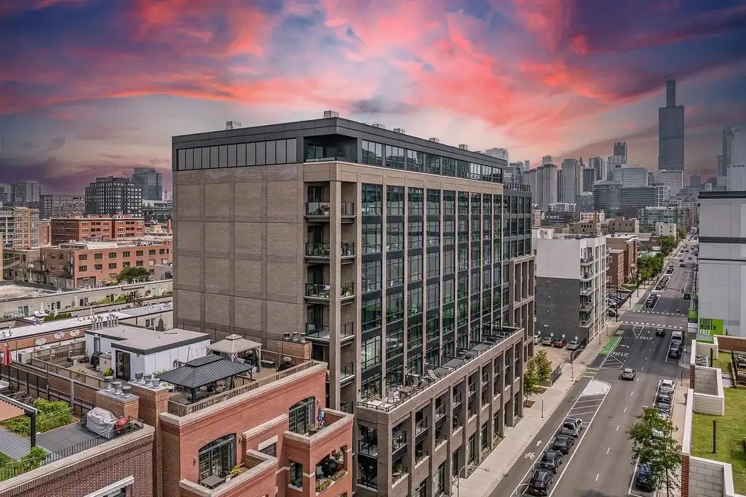 The Jax - Chicago, IL 60607 | ApartmentGuide.com