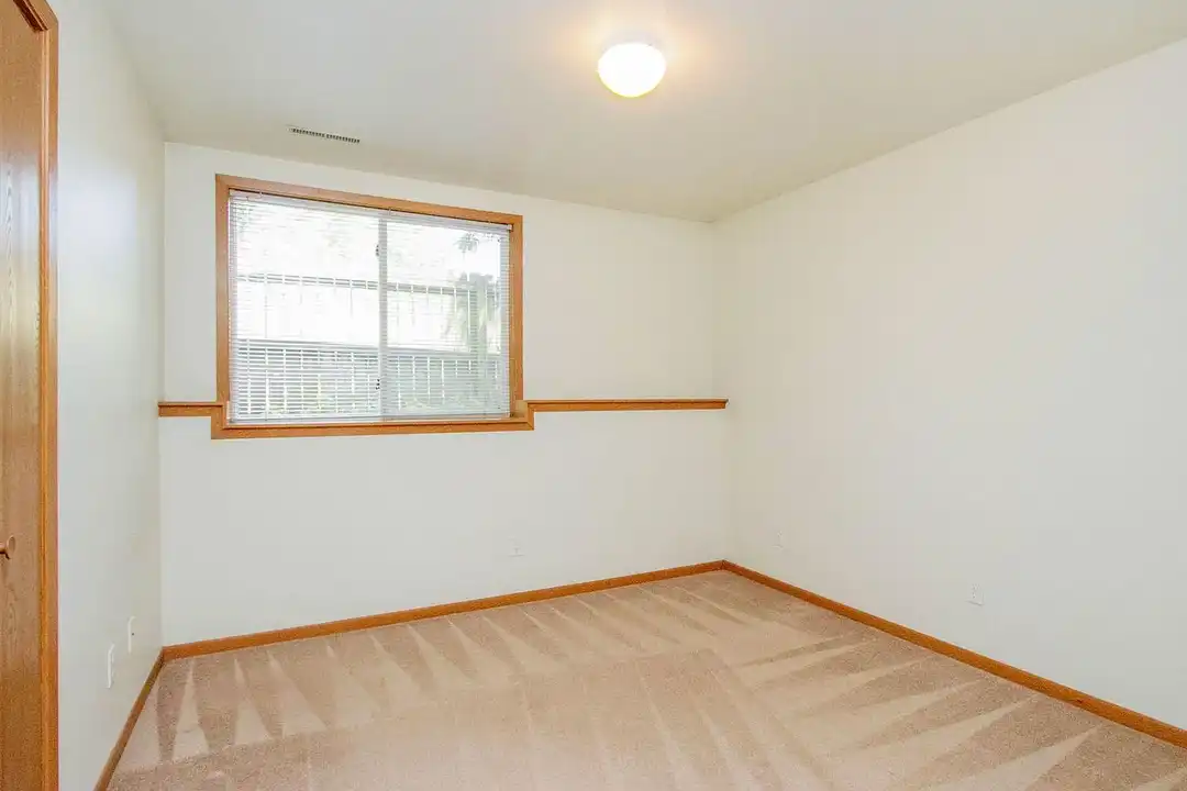 Oaks - Ames, IA 50010 | ApartmentGuide.com