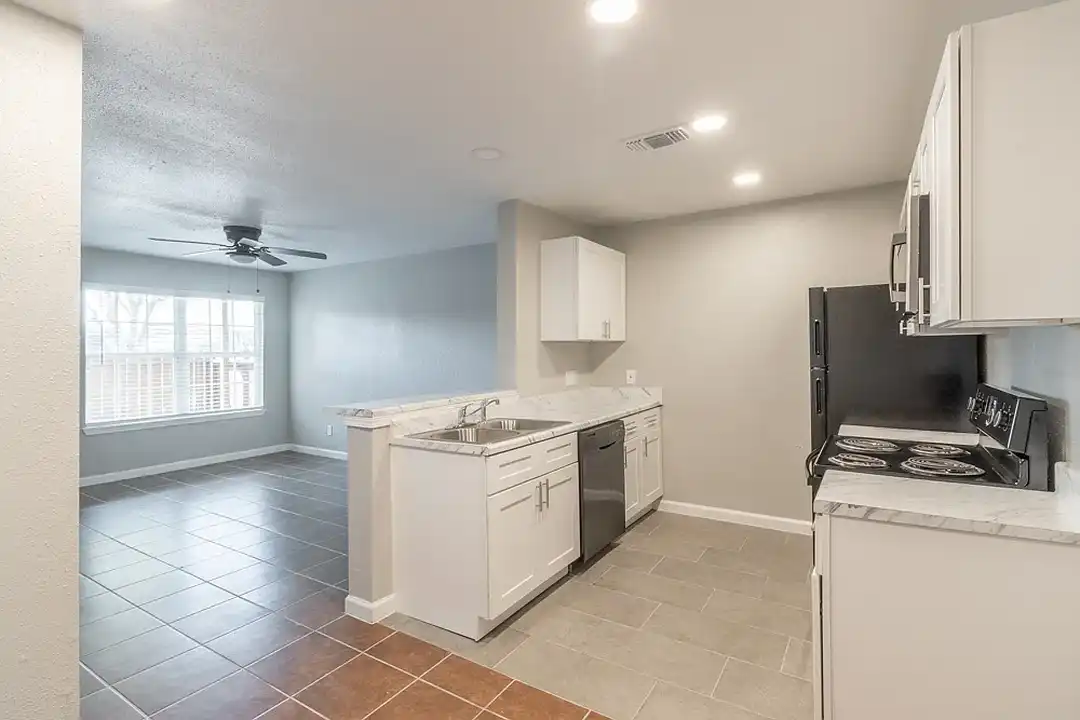 Shadow Bay Apartments - Bay City, TX 77414 | ApartmentGuide.com