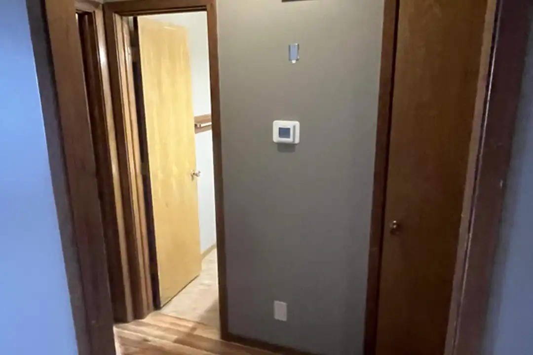 408 W Hedde St unit 1 - Grand Island, NE 68801 | ApartmentGuide.com