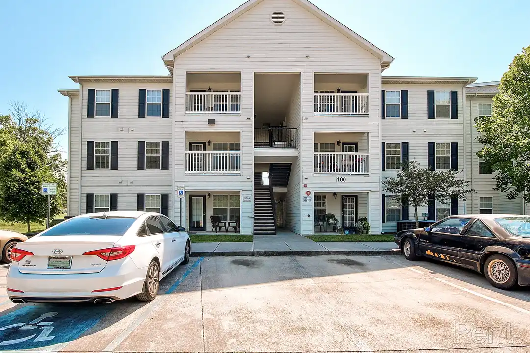 Hallmark at Oak Ridge Apartments - Oak Ridge, TN 37830 | ApartmentGuide.com