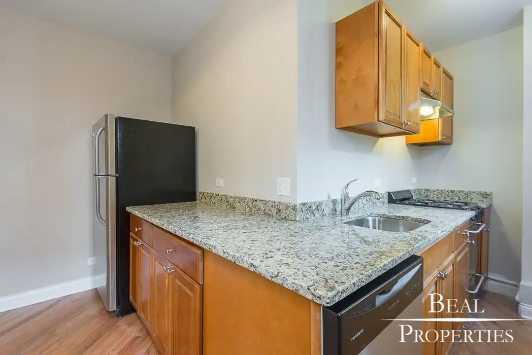894 Green Bay Rd unit 1 - Winnetka, IL 60093 | ApartmentGuide.com