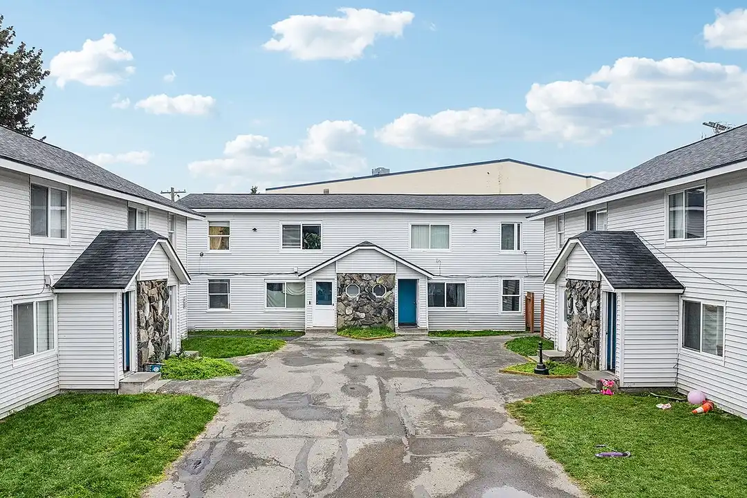 Romig Court - Anchorage, AK 99503 | ApartmentGuide.com