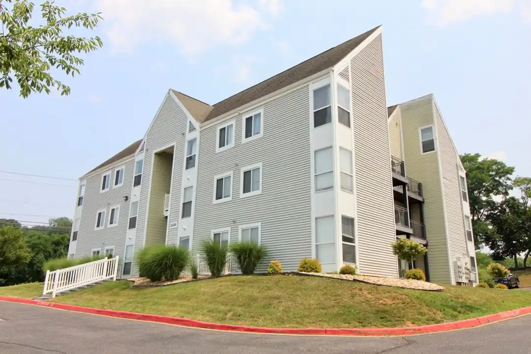 1330 Hunters Rd - Harrisonburg, VA 22801 | ApartmentGuide.com