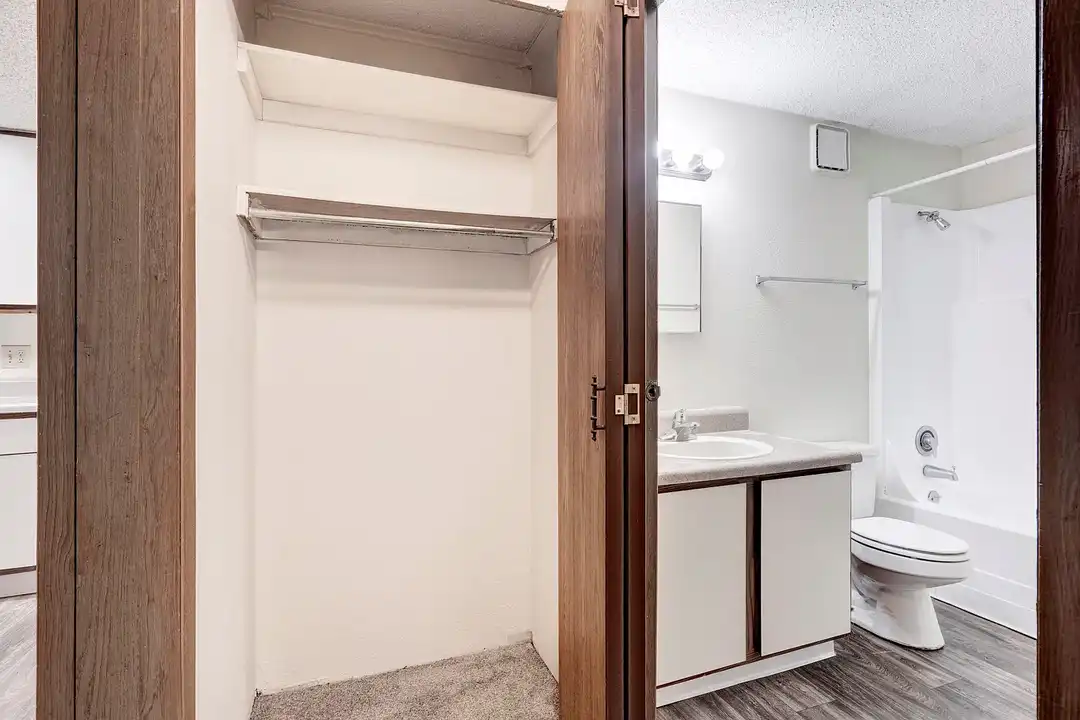Heathmoore - Indianapolis - Indianapolis, IN 46237 | ApartmentGuide.com