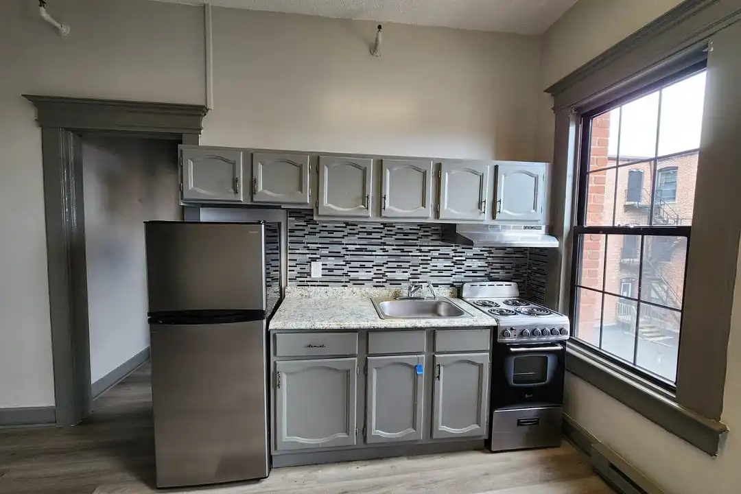 Crocker House Apartments - New London, CT 06320 | ApartmentGuide.com