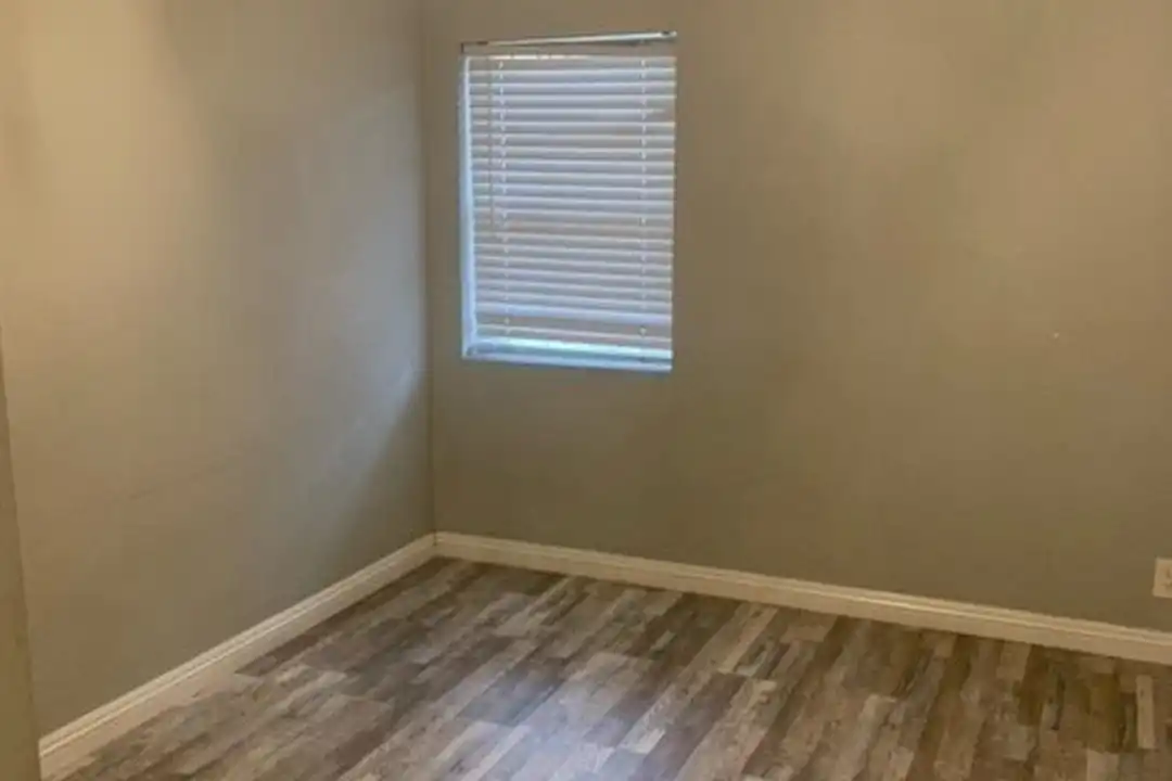 422 W Palm St #422 1/2B - Compton, CA 90220 | ApartmentGuide.com