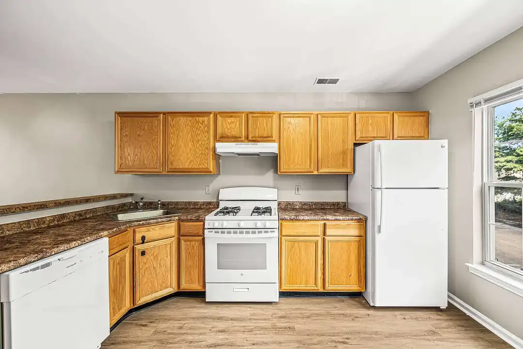 Amber Grove - Lakewood, NJ 08701 | ApartmentGuide.com