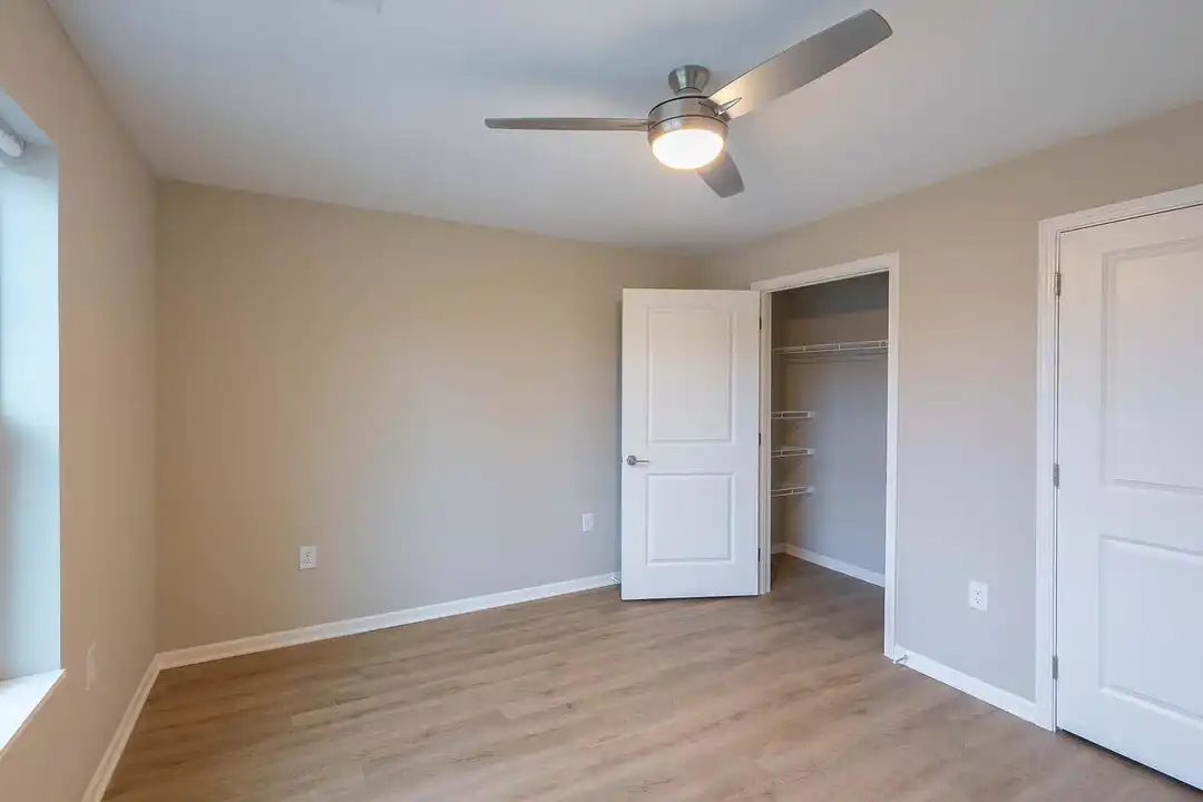 Juniper Crossing - Columbus, OH 43207 | ApartmentGuide.com