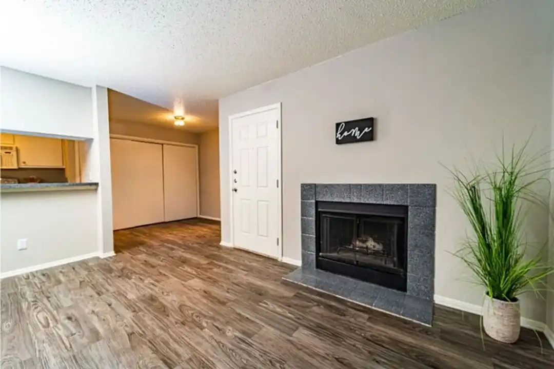 Bromley Granbury - Granbury, TX 76048 | ApartmentGuide.com