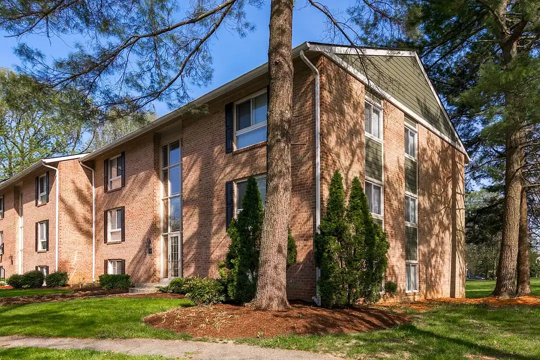 The Brook At Columbia - Columbia, MD 21044 | ApartmentGuide.com