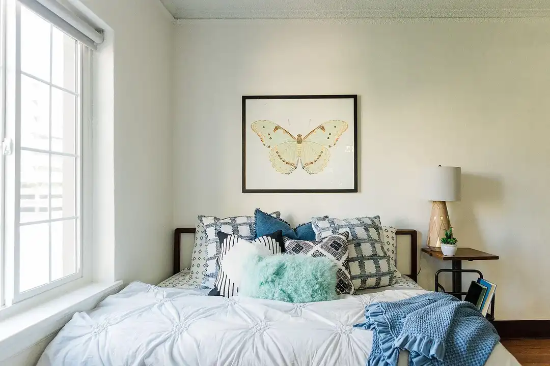 Regency Apartments - Portland, OR 97201 | ApartmentGuide.com