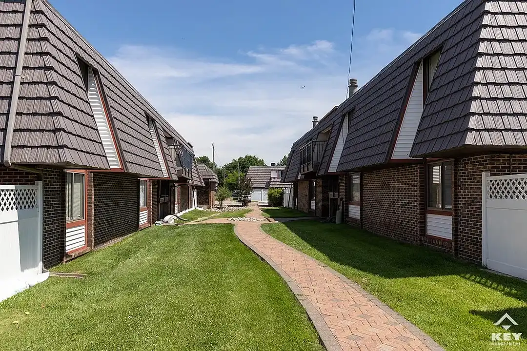 Pheasant Run Apartments - Wichita, KS 67207 | ApartmentGuide.com