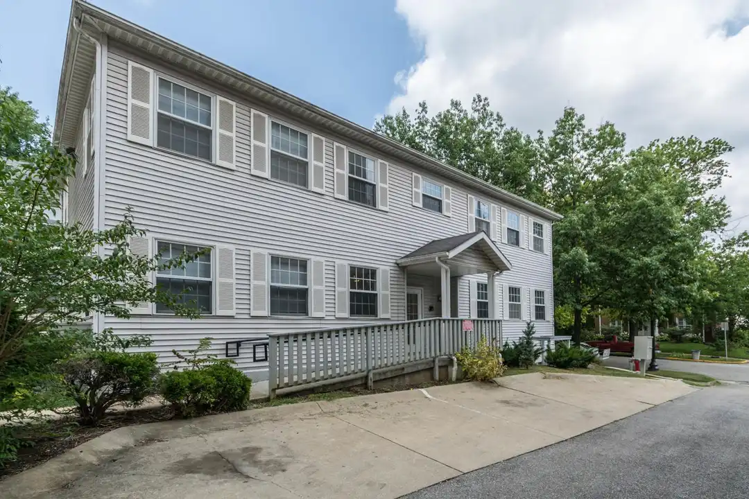 313 N Lincoln - Bloomington, IN 47408 | ApartmentGuide.com