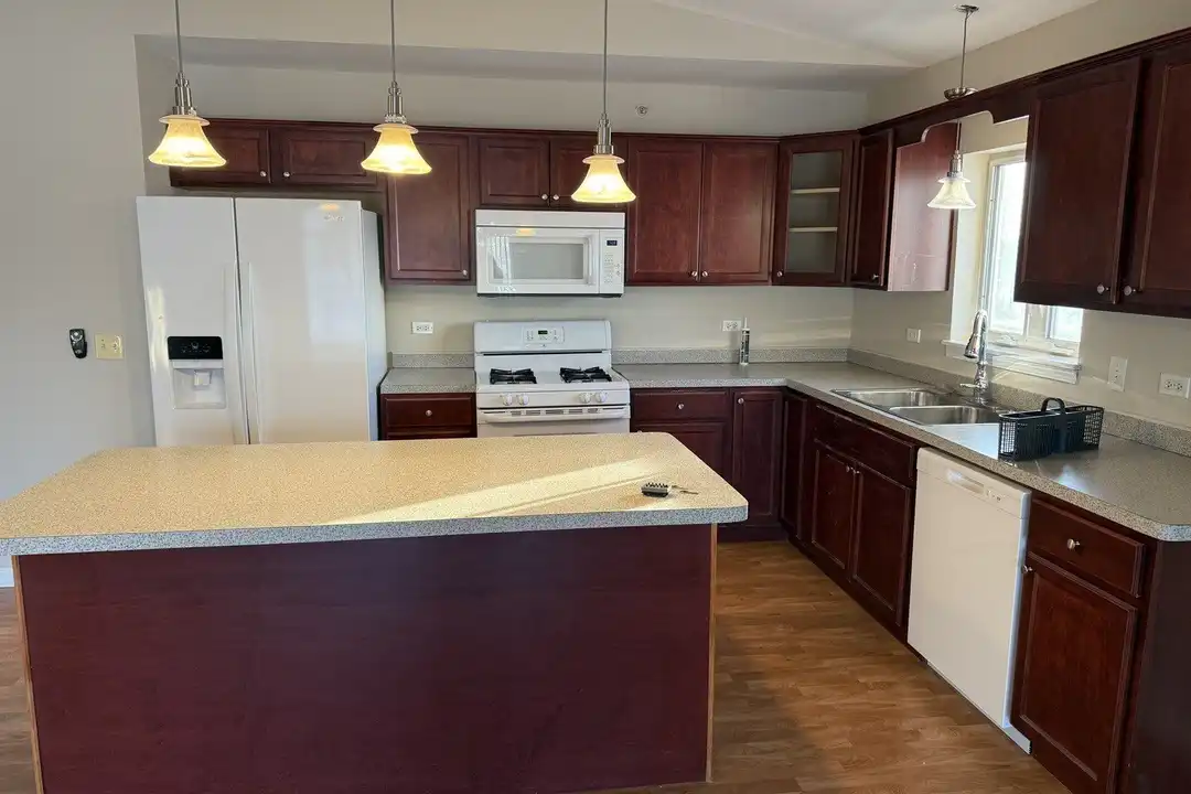 5119 159th St #3NW - Oak Forest, IL 60452 | ApartmentGuide.com