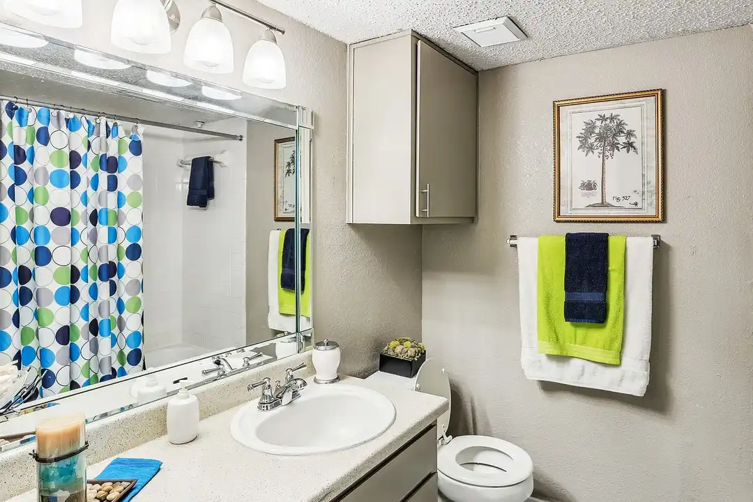 Hunters Chase - Austin, TX 78729 | ApartmentGuide.com