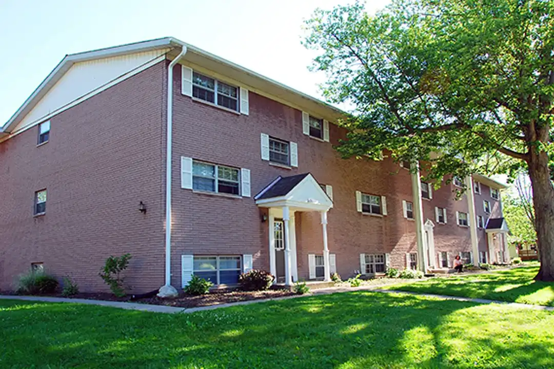 State Place Apartment Homes - Chesterton, IN 46304 | ApartmentGuide.com