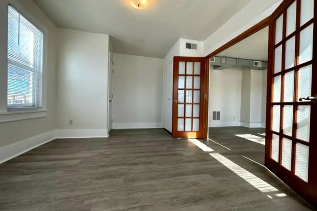303 S Taylor St unit 4 - Green Bay, WI 54303 | ApartmentGuide.com