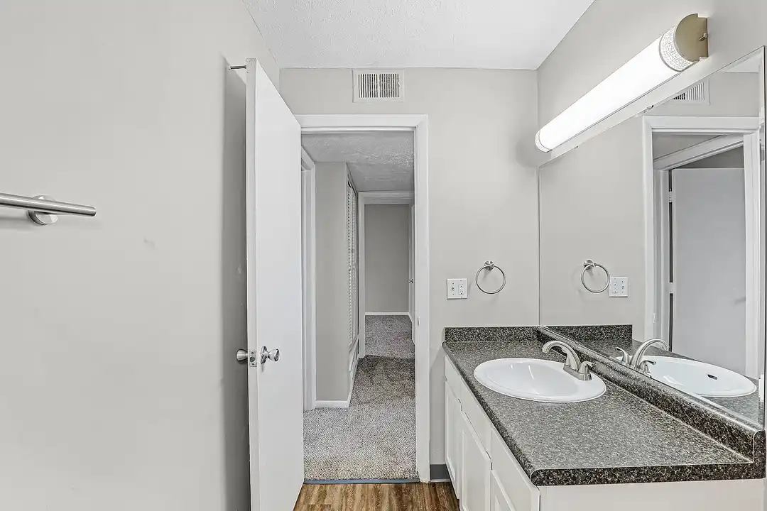 Thurber Gate - Columbus, OH 43215 | ApartmentGuide.com