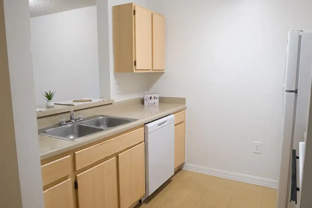 Raintree Apartments - Clermont, FL 34714 | ApartmentGuide.com