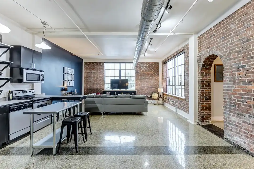 Wilhoit Plaza Lofts - Springfield, MO 65806 | ApartmentGuide.com