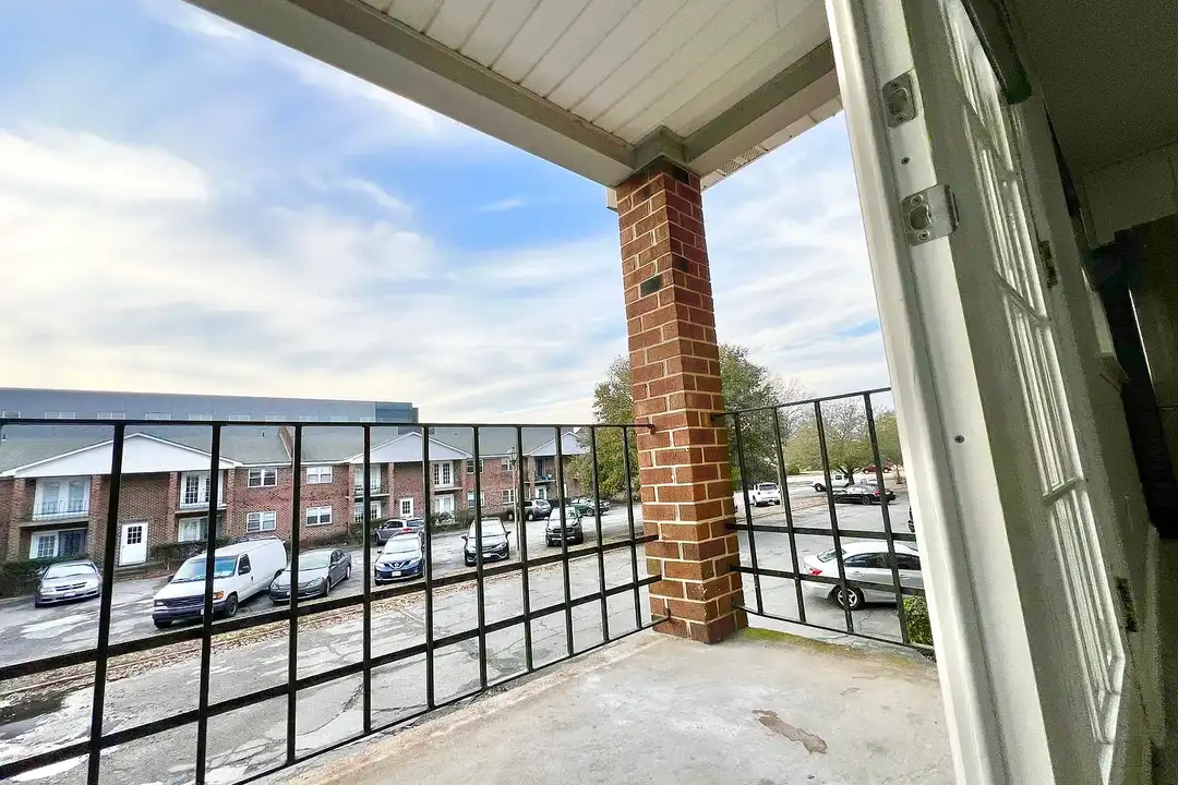 Meridian Apartments - Norfolk, VA 23502 | ApartmentGuide.com